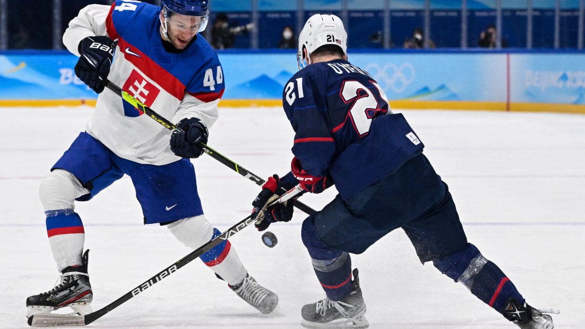 U.S. Takes 2-1 Lead Into 2nd Intermission in Men’s Hockey Quarterfinal ...