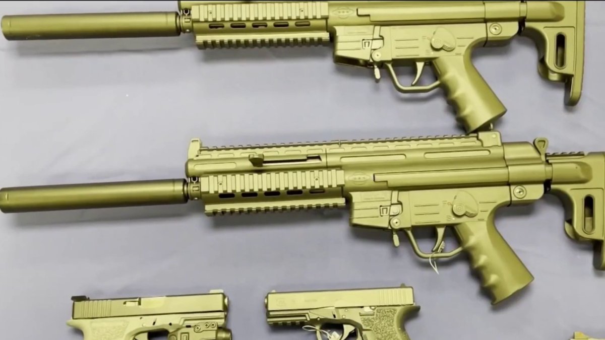NYPD, Bronx DA Make Big Illegal Gun Bust Thanks to Undercover Cop – NBC ...