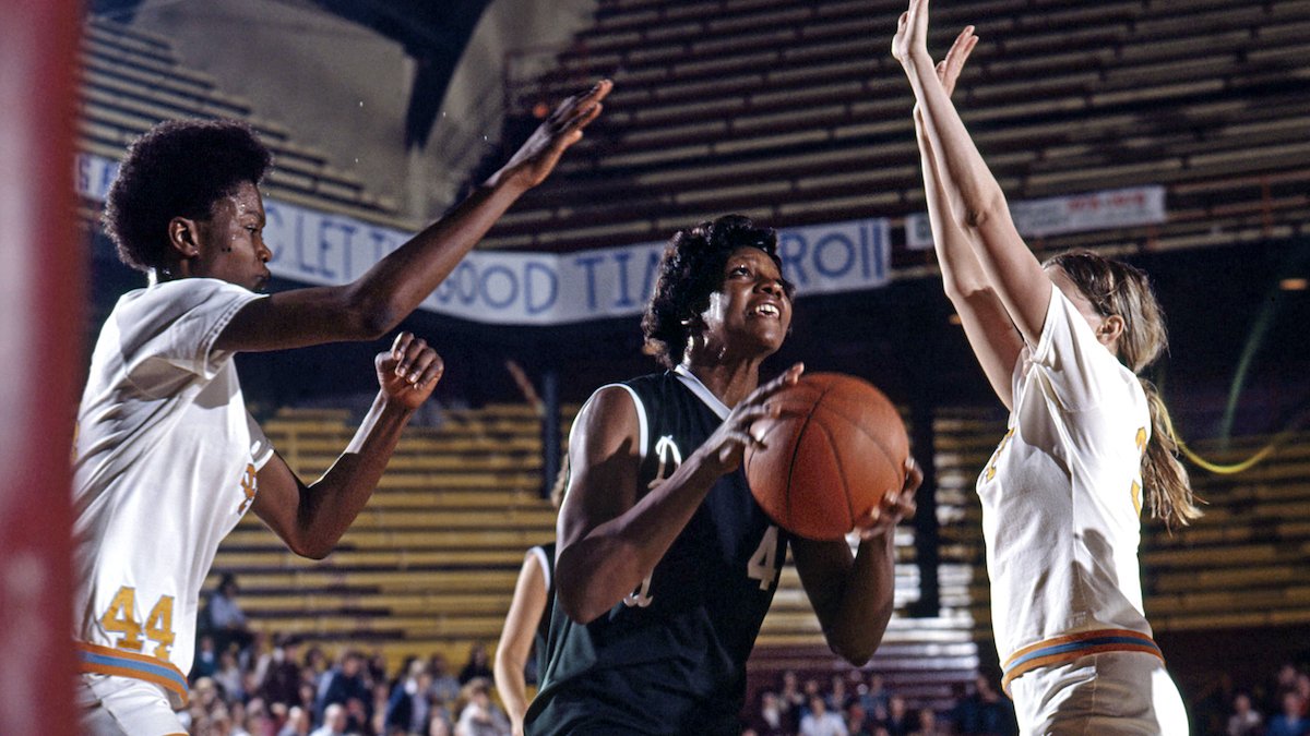 Shaq, Curry Win Oscar for ‘Queen of Basketball’ – NBC New York