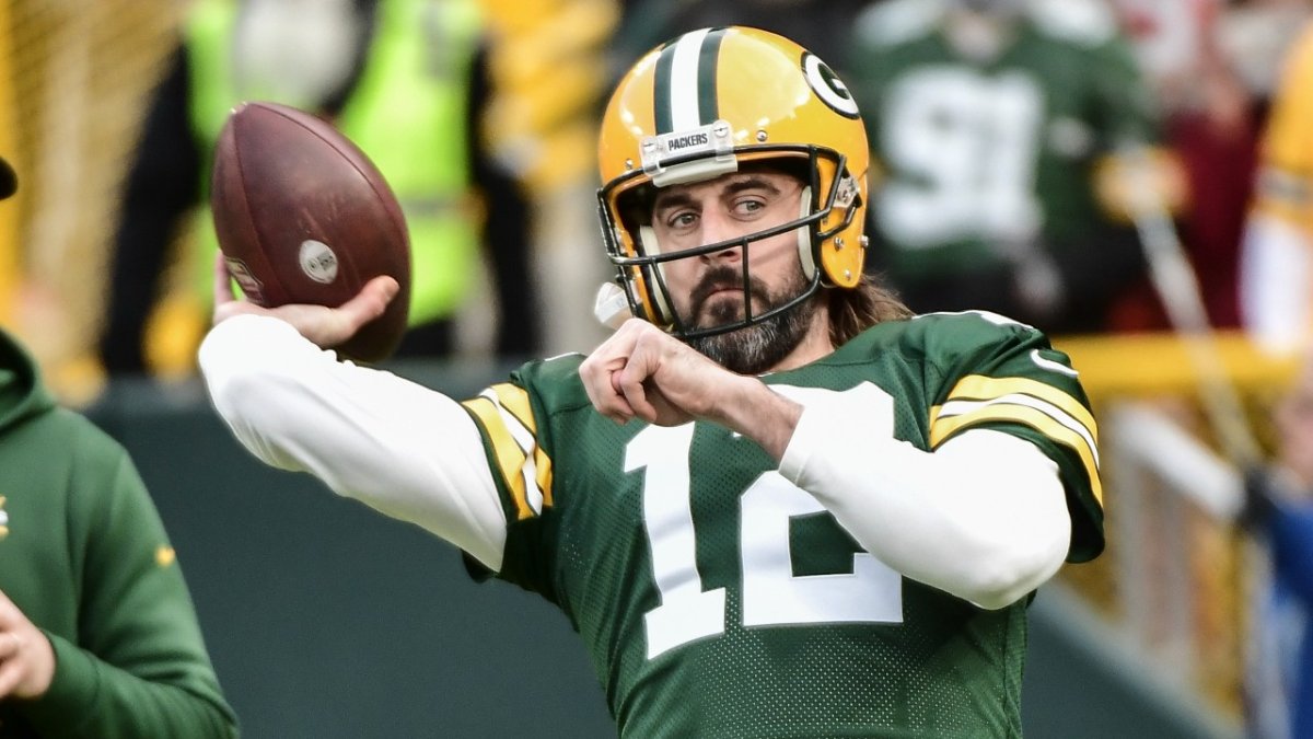 Packers Officially Extend Aaron Rodgers, Deal Reportedly Worth $150 ...