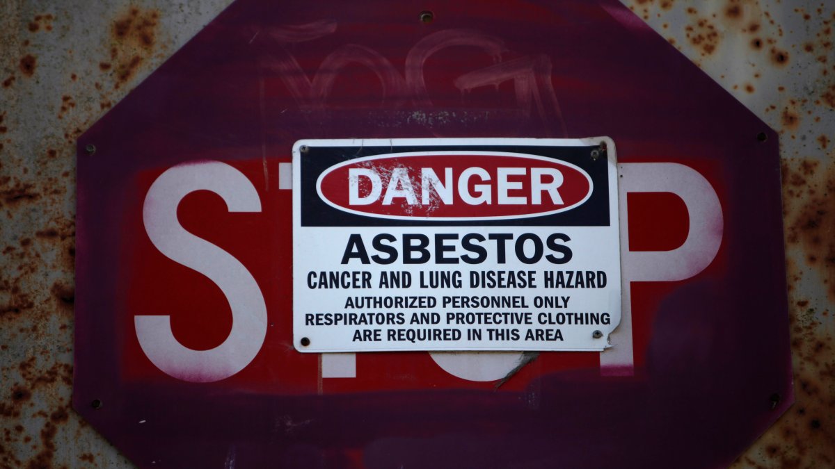 EPA announces a full ban on asbestos – NBC New York