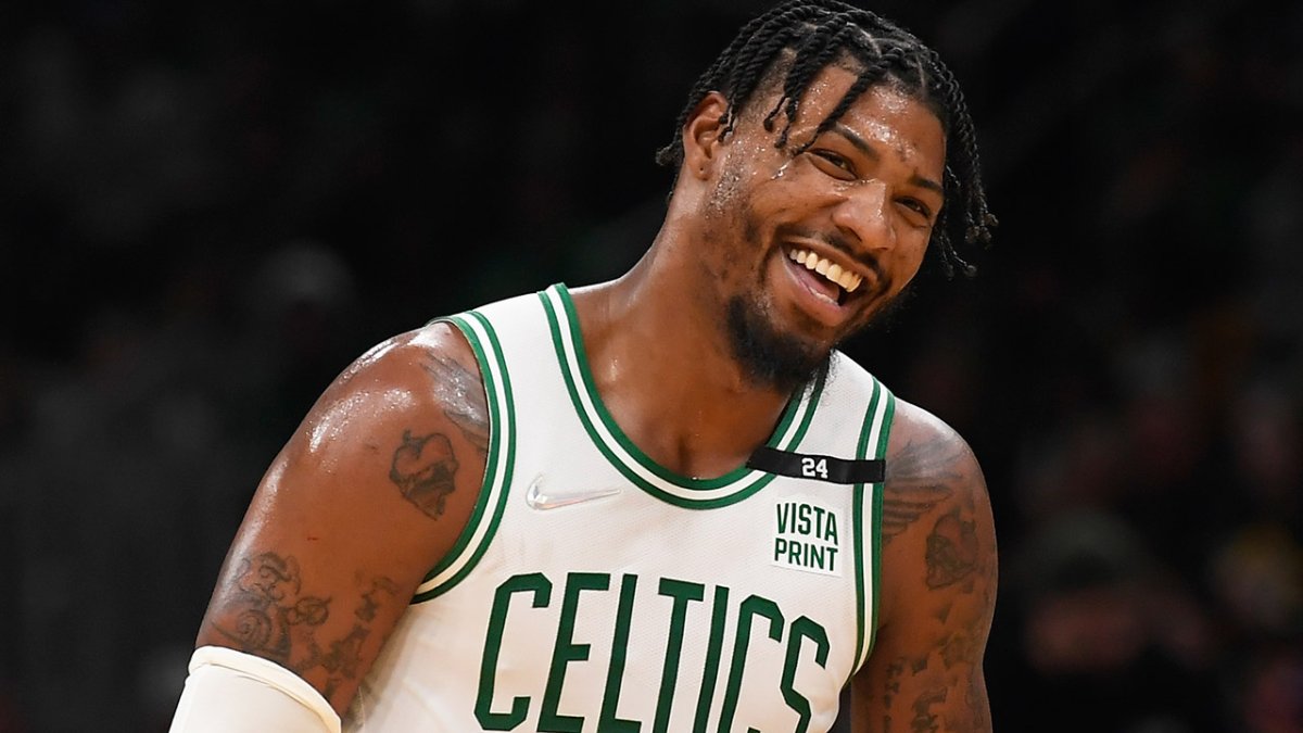 Gary Payton Presents Marcus Smart With DPOY Award in Front of Celtics ...