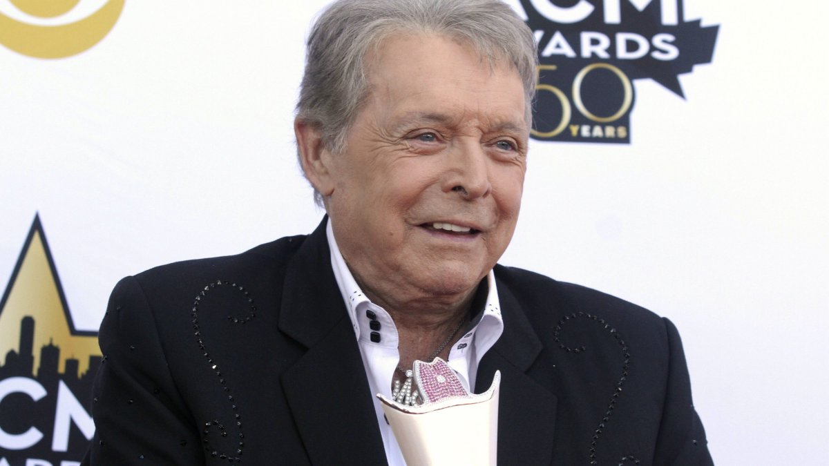 Country Music Singer Mickey Gilley Dies at 86 – NBC New York