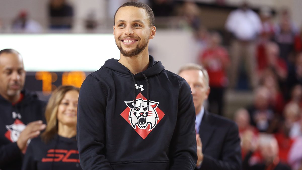 Steph Curry to Graduate From Davidson College During NBA Playoff Run ...