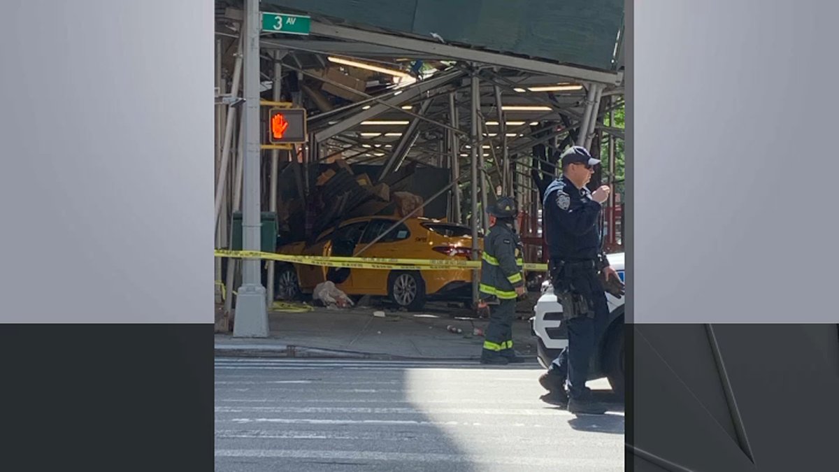 Manhattan Scaffolding Falls Around Taxi After Hit-and-Run Crash: Cops ...