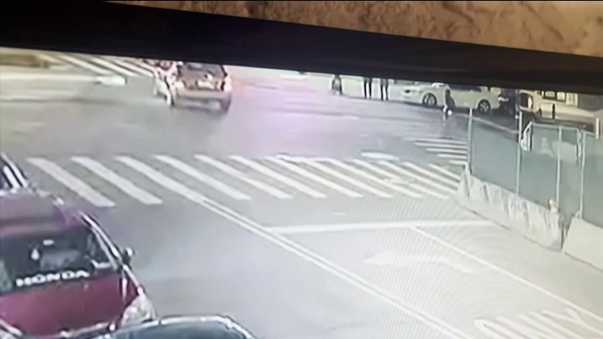 2 Pedestrians Killed After Car Crash In Inwood Nbc New York