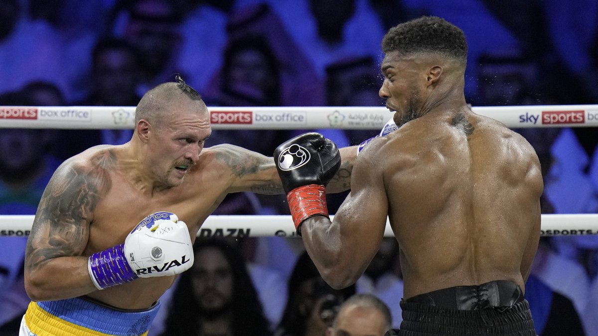 Oleksandr Usyk Beats Anthony Joshua Again, Retains World Heavyweight ...