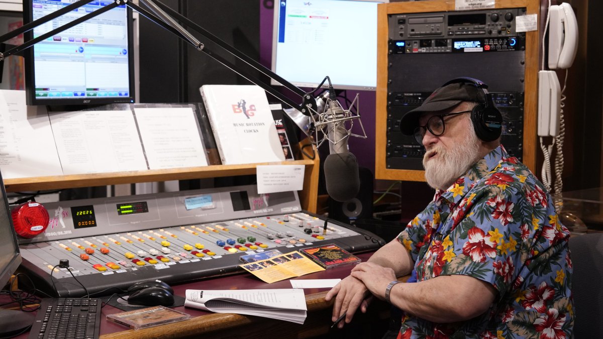 Michael Bourne, Legendary WBGO Jazz DJ, Dies at 75 – NBC New York