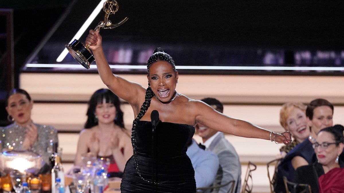 ‘Succession,’ ‘Ted Lasso’ Top Emmys; 1st Time Winners Shine – NBC New York
