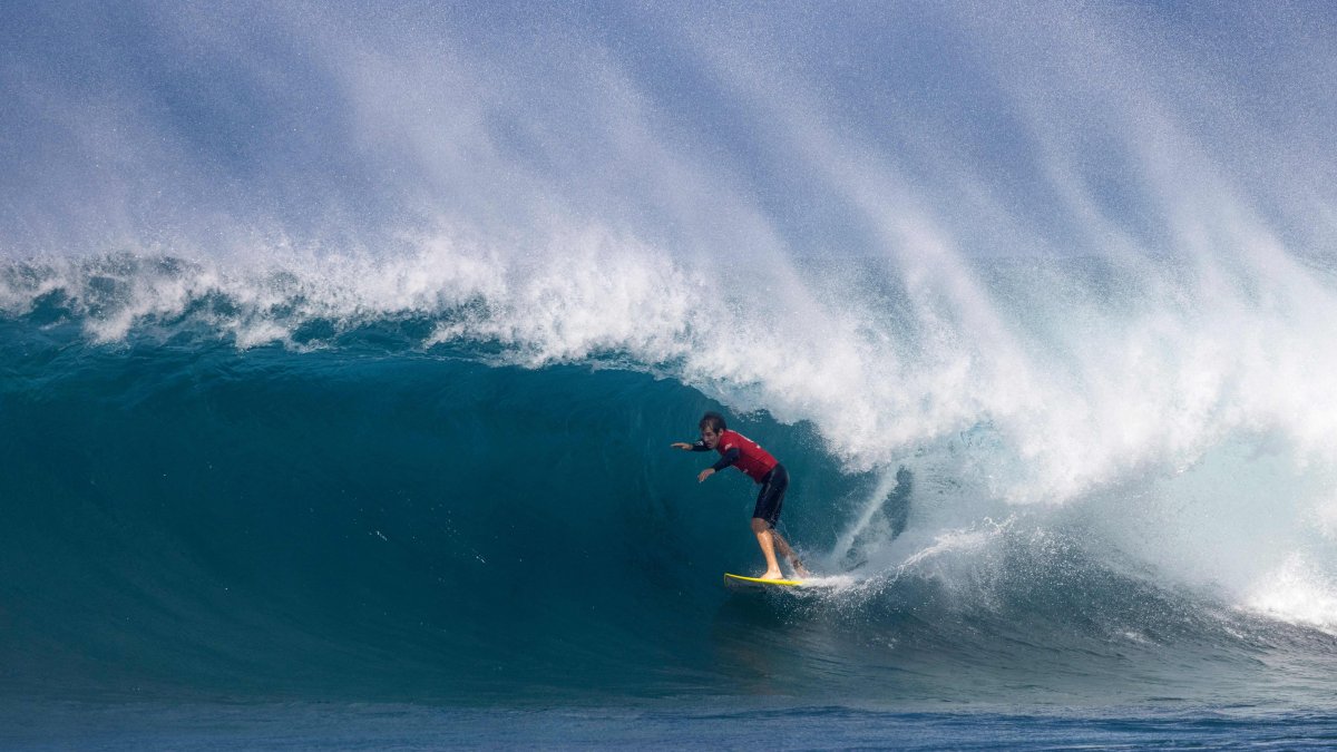 Pro Surfer Kalani David Dead Dies at 24 After Suffering Seizure in ...