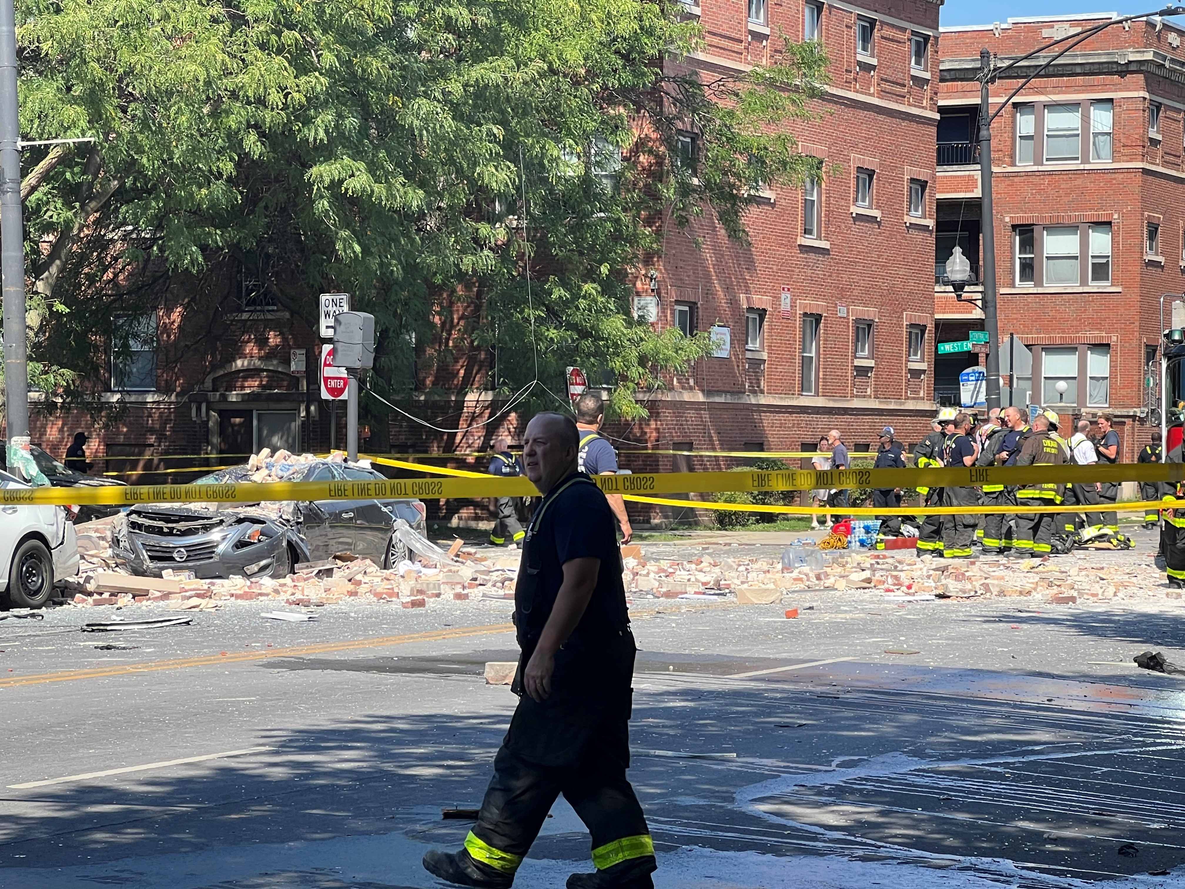 Eight People Injured in Chicago Apartment Building Explosion – NBC New York