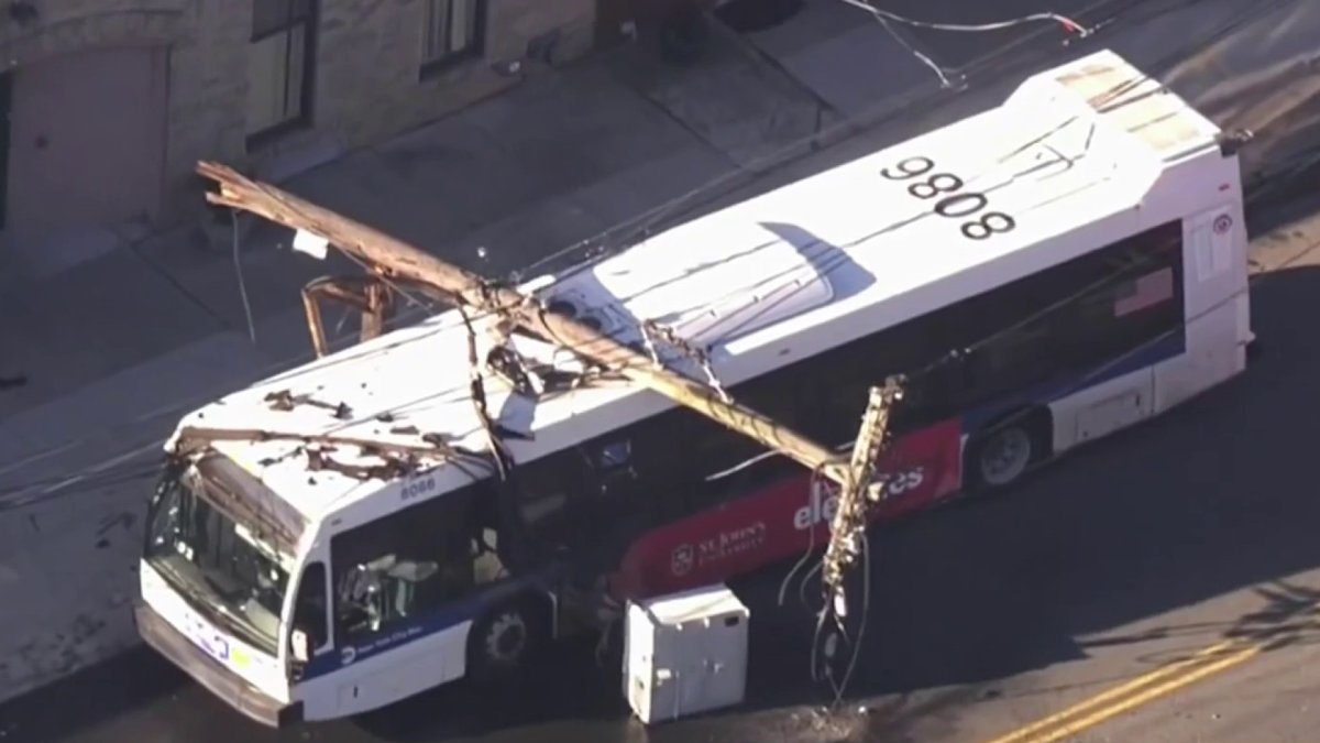 Suspect Arrested After Wild Mta Bus Hijacking In Queens Nbc New York