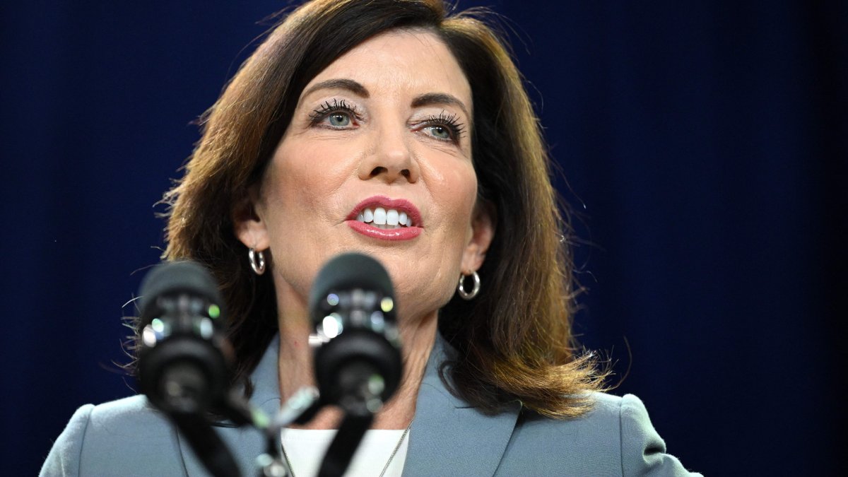 New York Elections: Democrats Create PAC, Bring in Obama to Help Hochul ...