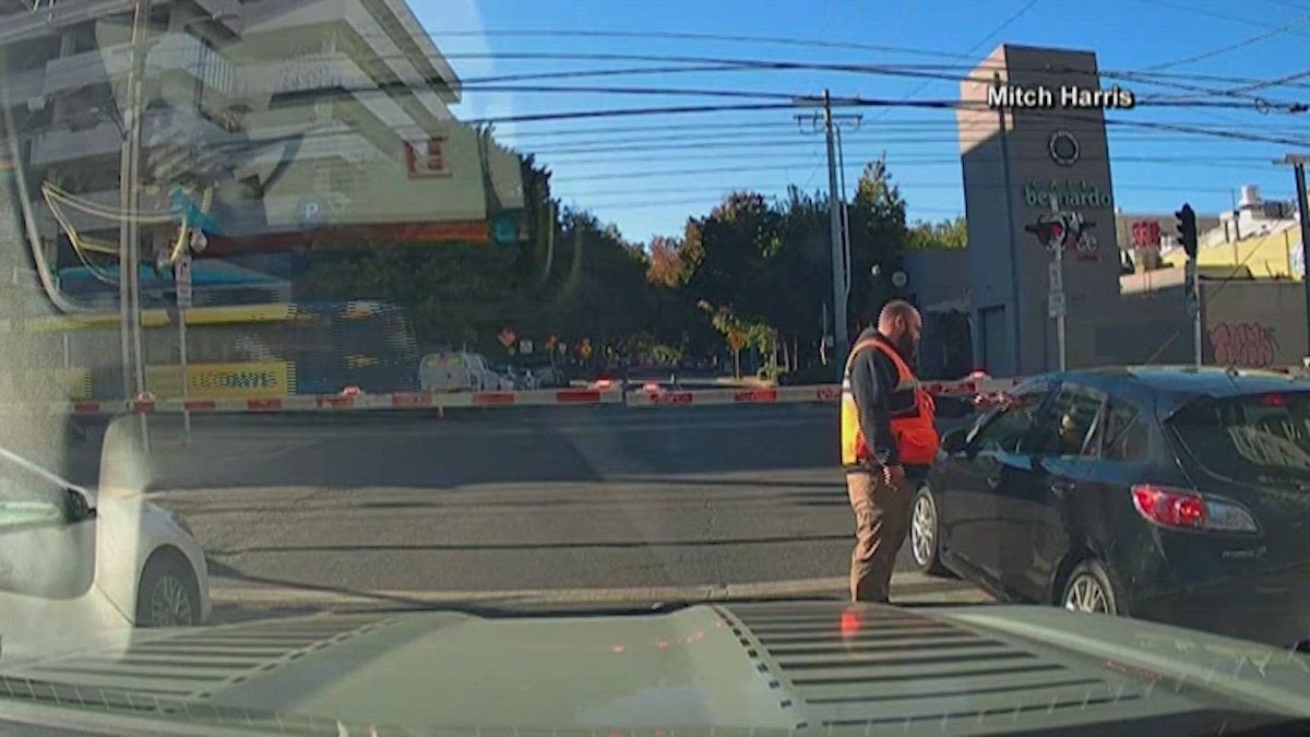 Man Returns Littered Napkin to Driver in Gesture Drawing Praise From ...