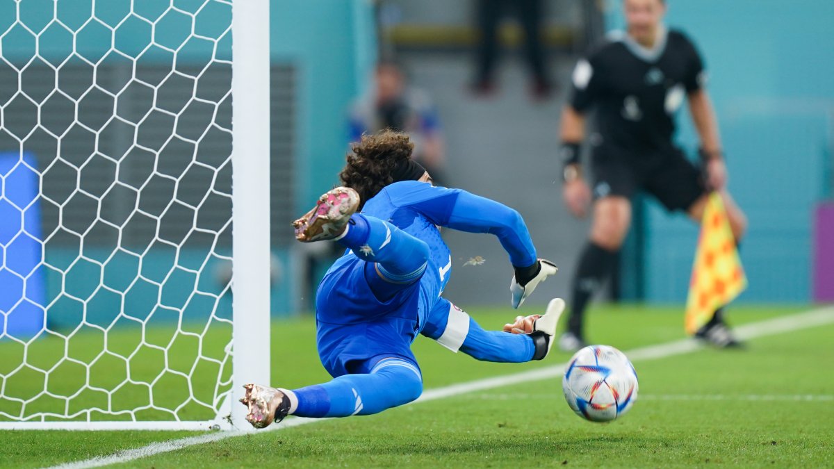 Guillermo Ochoa’s Iconic Save Preserves Point for Team Mexico – NBC New ...