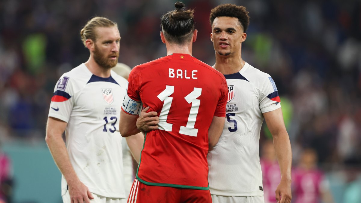 USMNT’s Antonee Robinson Says Ref Missed Out-of-Bounds Call Before ...