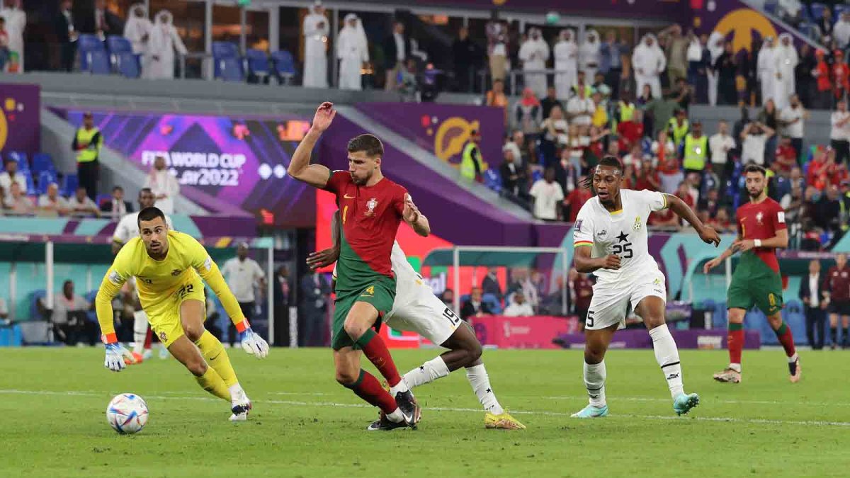 Portugal Goalkeeper Nearly Makes Devastating Mistake in World Cup – NBC ...