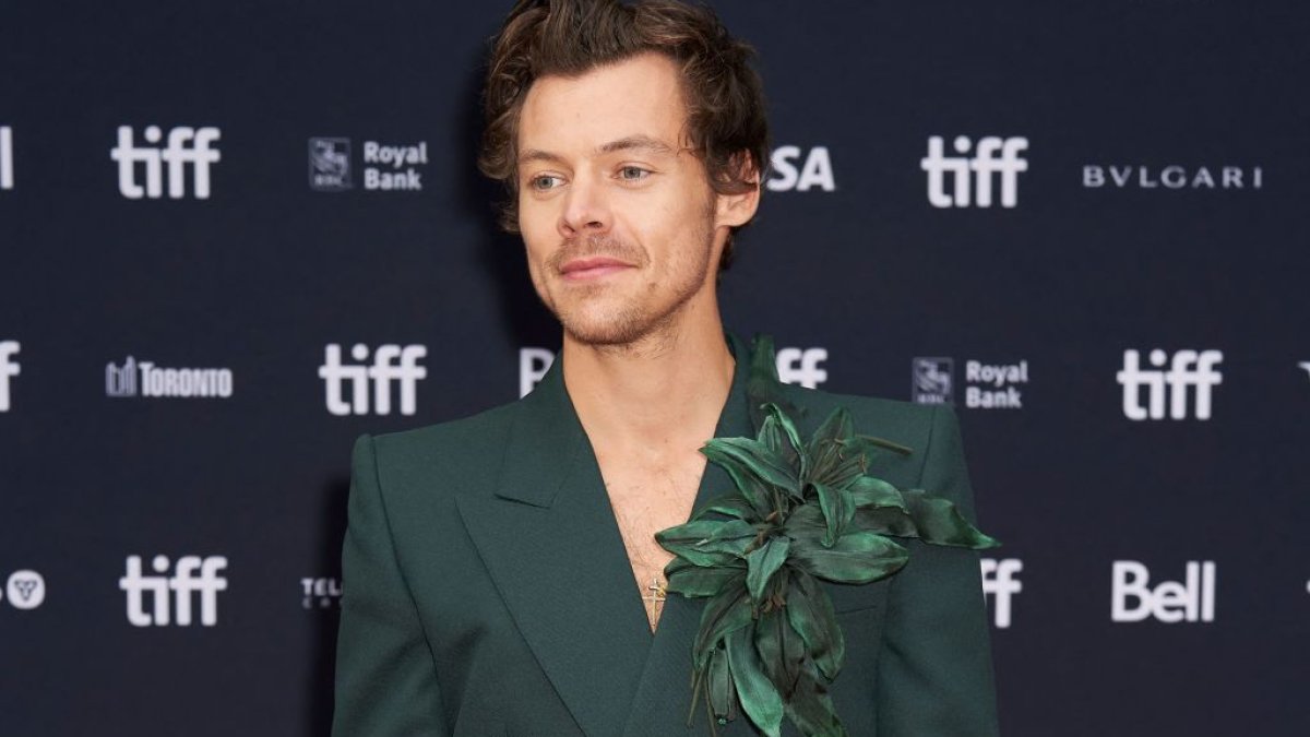 You’ll Adore This Look Into Harry Styles’ Christmas Celebrations – NBC ...