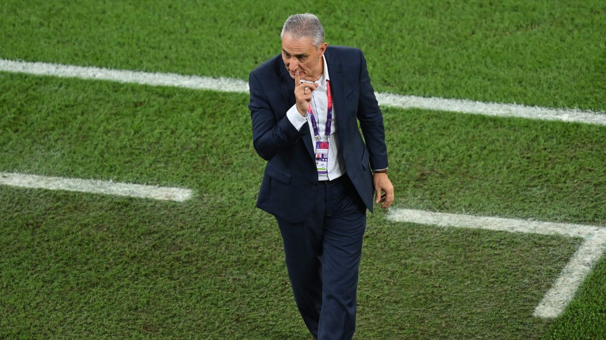 Brazil Manager Joins Dance Celebration for Third Goal Vs. South Korea ...