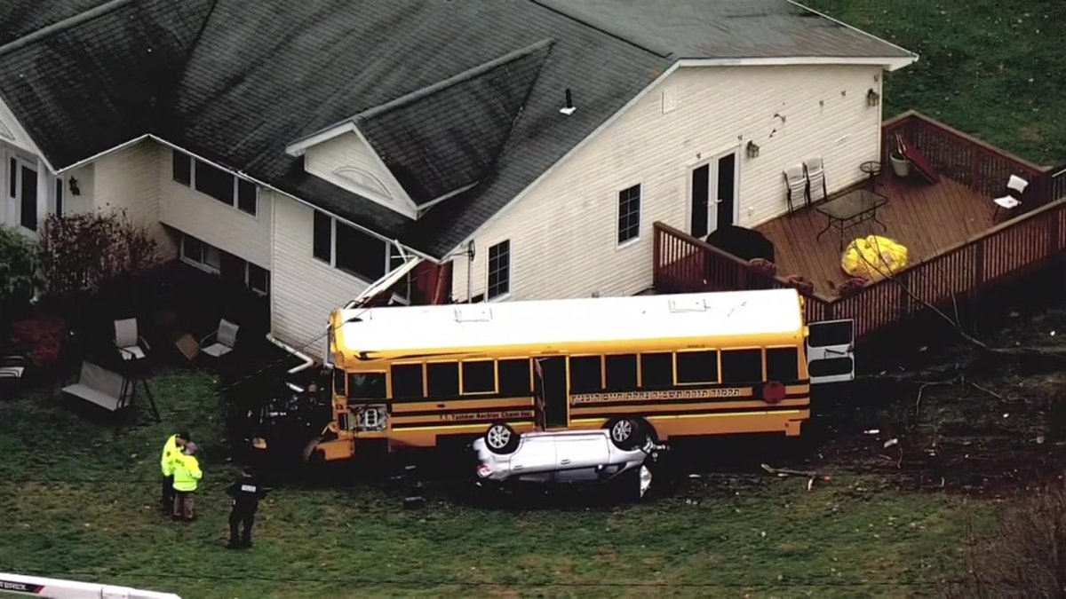 Several Students Hurt in Yeshiva Bus Crash in Spring Valley, Police Say ...