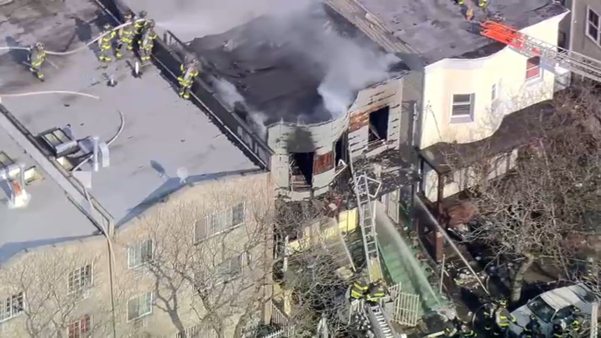 NYC Fire: Firefighter Hurt in Bronx Home Fire, FDNY Says – NBC New York