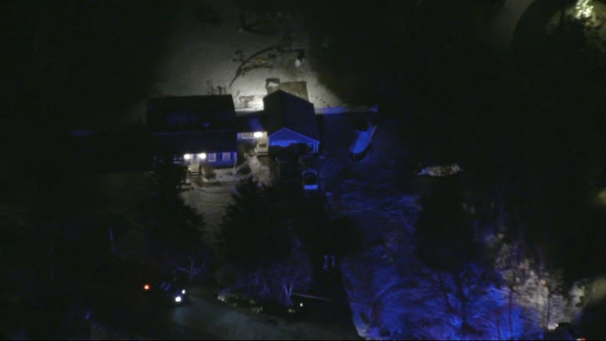 Duxbury MA Crime Scene: 3 Children Dead, Mom Suspected – NBC New York
