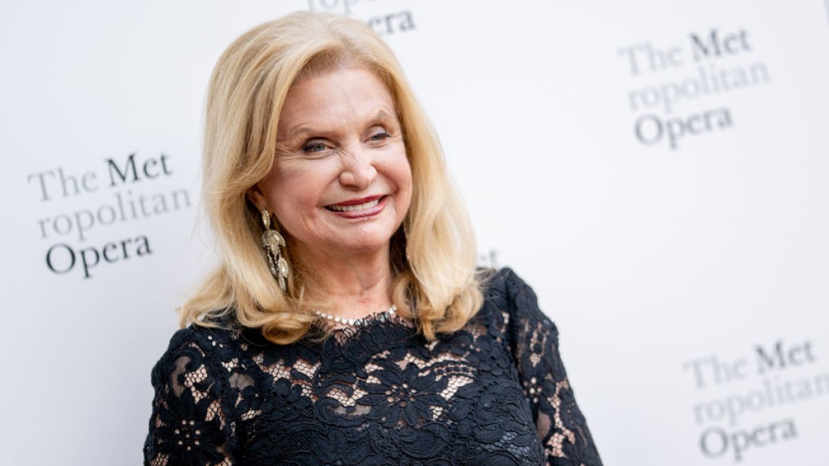 New York City: Former U.S. Representative Carolyn Maloney Takes Hunter ...
