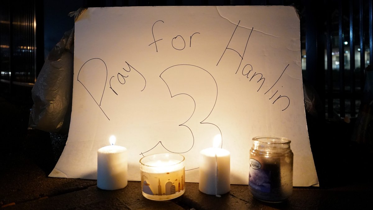 Damar Hamlin’s Family Releases Statement – NBC New York