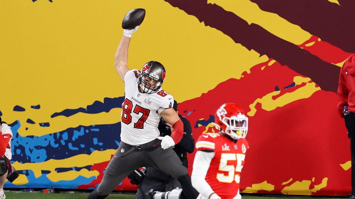 Rob Gronkowski Predicts Eagles Win Super Bowl LVII – NBC New York