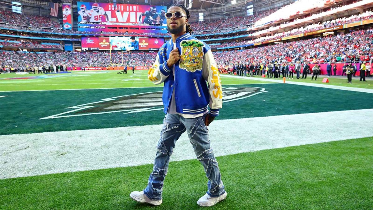 Damar Hamlin: ‘I Meant no Religious Disrespect for Wearing Jacket ...