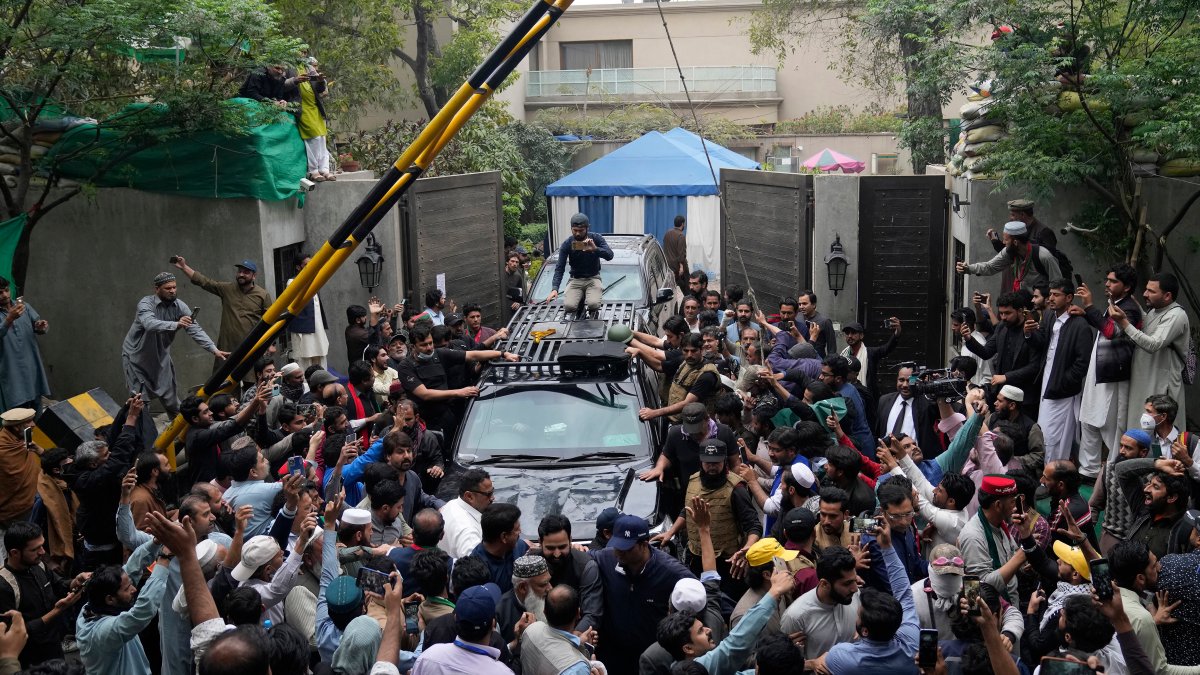 Police Raid Home of Former Pakistan Prime Minister Imran Khan in Lahore ...