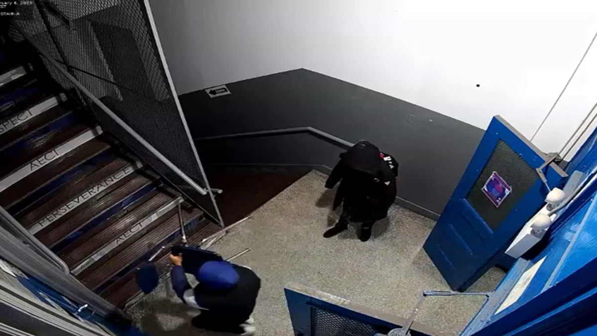 Bronx School Break-in Shares Link to Calculator Robbery Ring – NBC New York