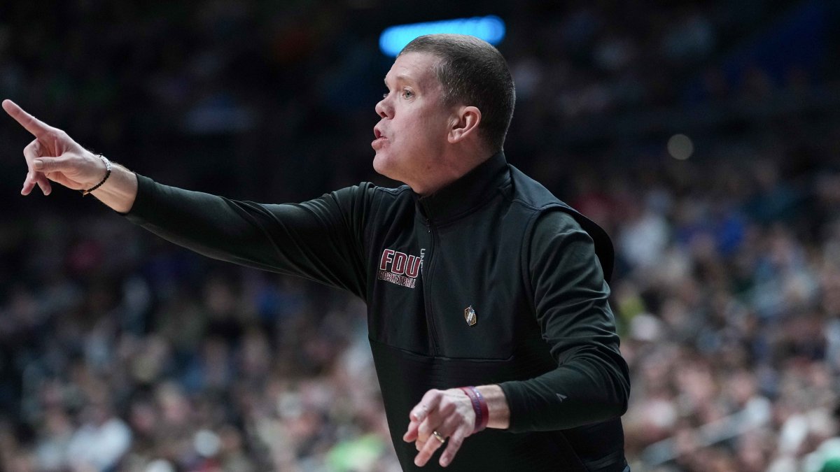 Tobin Anderson Leaving Fairleigh Dickinson for Iona Head Coaching Job ...