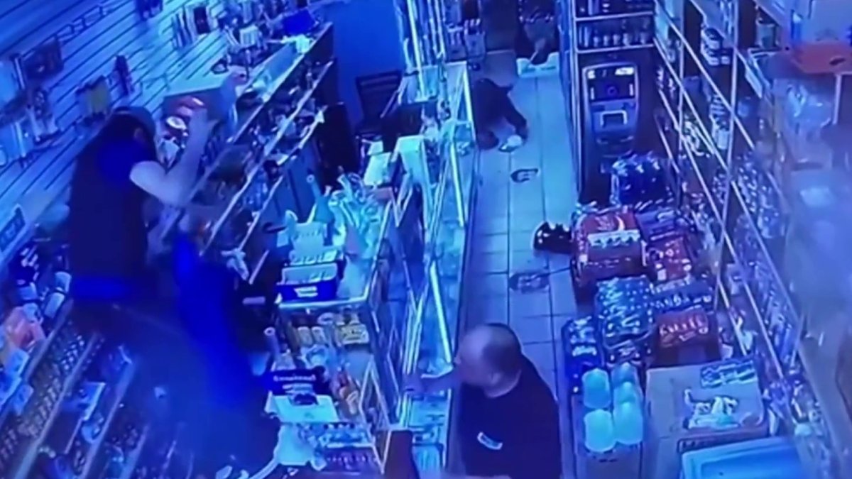 Video Shows Brooklyn Bodega Owner Attacked in Brutal Beating – NBC New York
