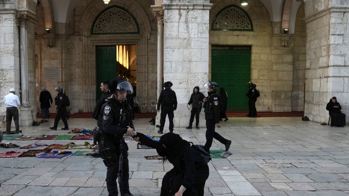 Israeli Forces Storm Al-Aqsa Mosque in Jerusalem, Sparking Clashes ...