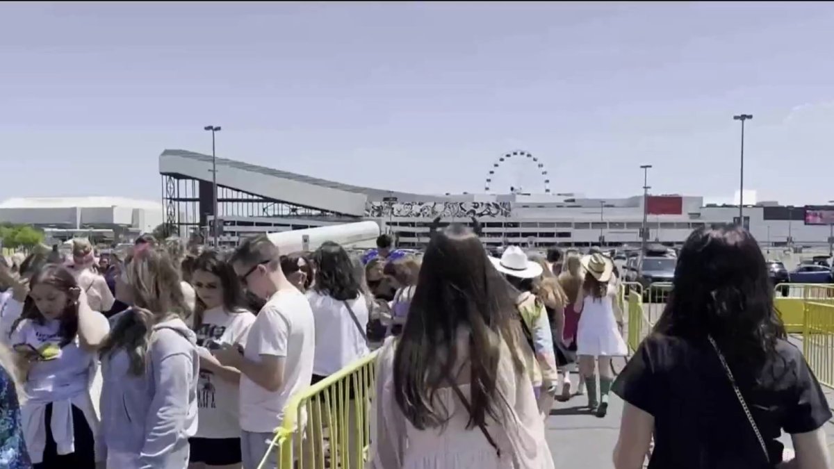 Thousands Pack MetLife Stadium For Taylor Swift’s Sold Out Eras Tour ...