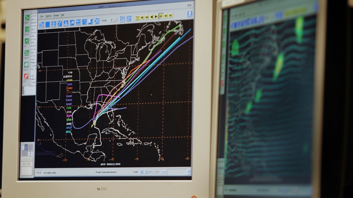 How Spaghetti Models Help to Predict a Hurricane’s Path – NBC New York