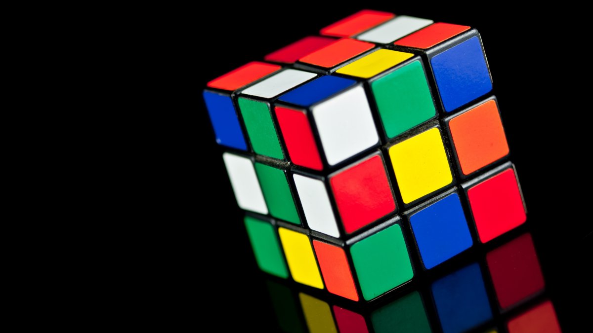 21-year-old achieves ‘astonishing’ new record for fastest time solving ...