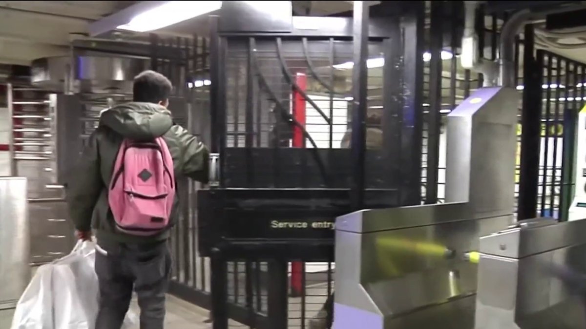 Stopping MTA emergency exit fare evasions – NBC New York