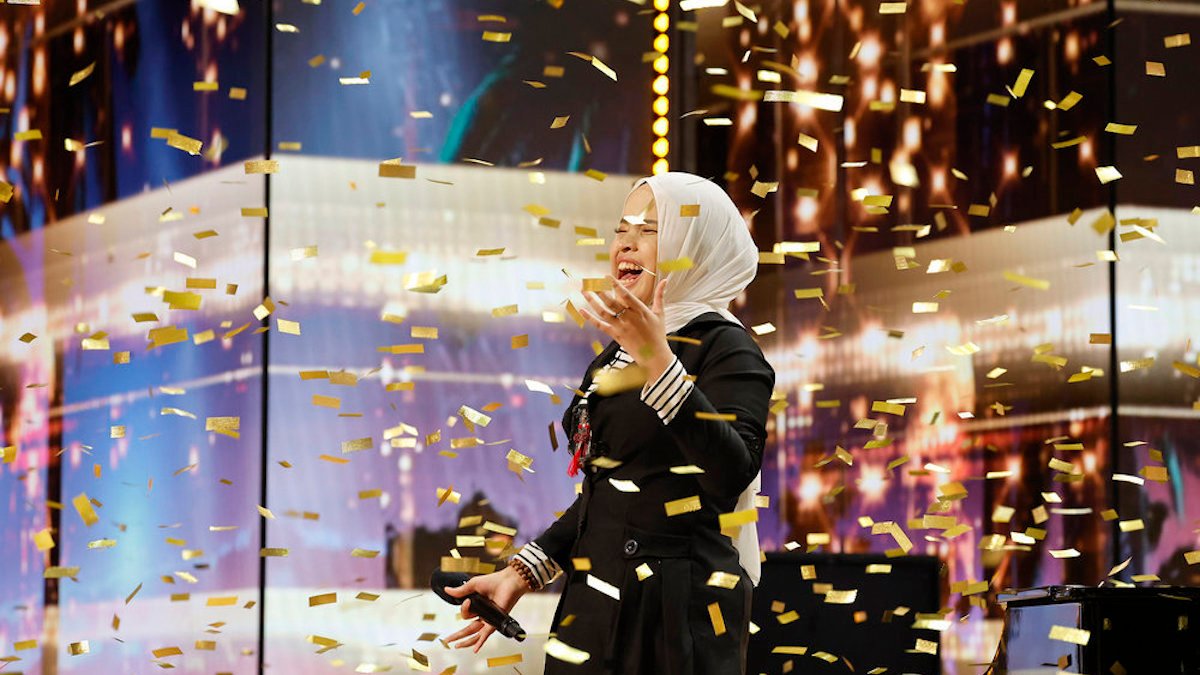 ‘AGT’: 17-Year-Old Singer Who Is Blind Earns Golden Buzzer from Simon ...
