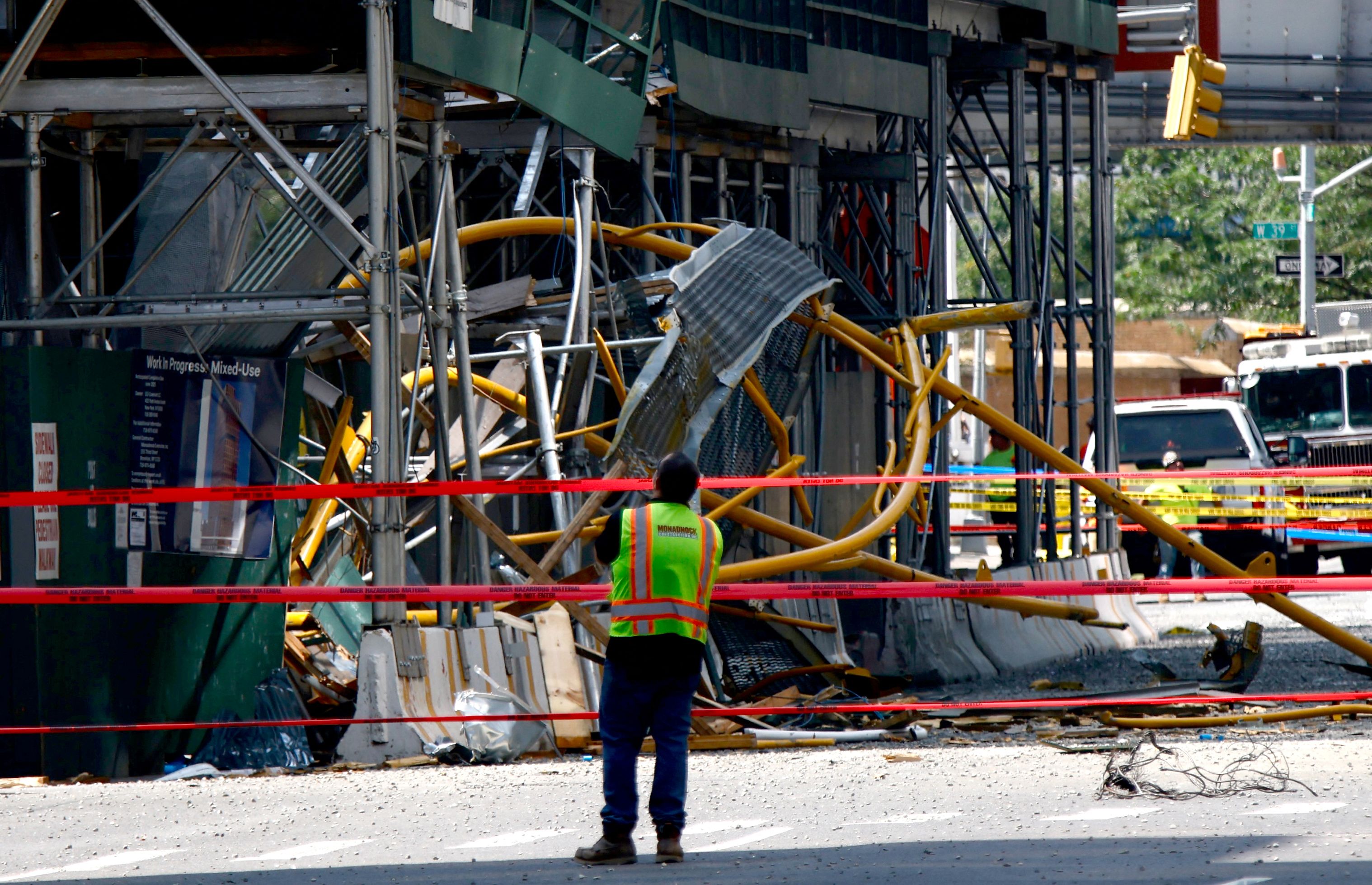 Manhattan crane collapse photos show damages from 16 tons of materials ...