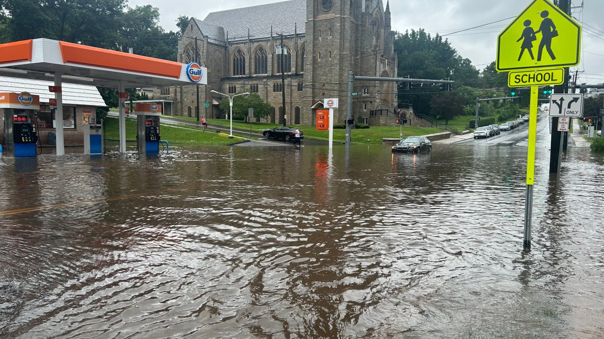 Heavy rain and flooding closed roads in Connecticut – NBC New York