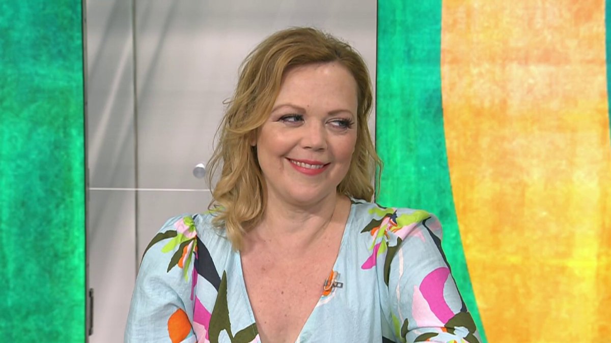 Emily Bergl Tells Us About Show Stopping Good Night Oscar” Dress Nbc New York
