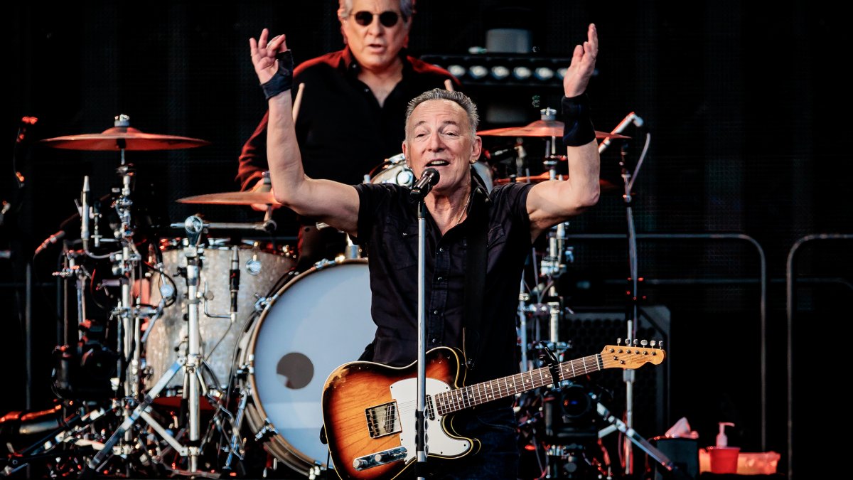 Bruce Springsteen postpones Philly concerts due to illness – NBC New York