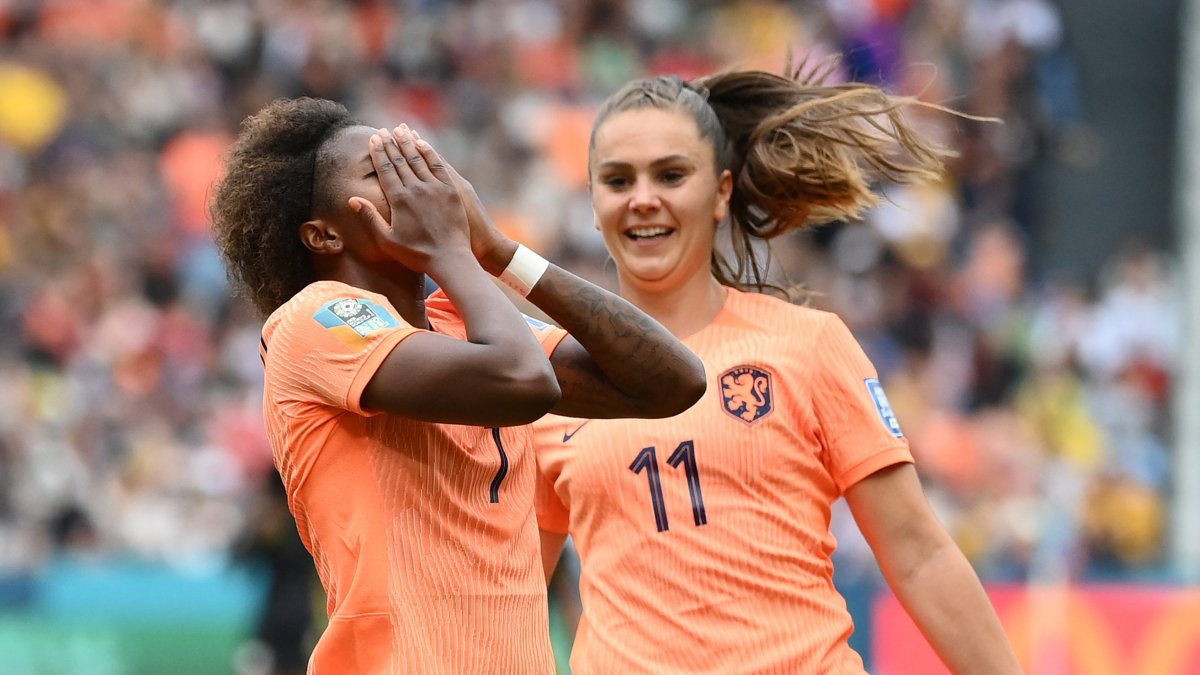 Netherlands beats South Africa 2-0, reaches World Cup quarters – NBC ...
