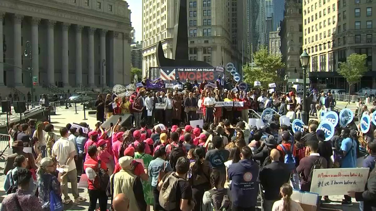 NYC Mayor Eric Adams ramps up push for migrant work permits – NBC New York