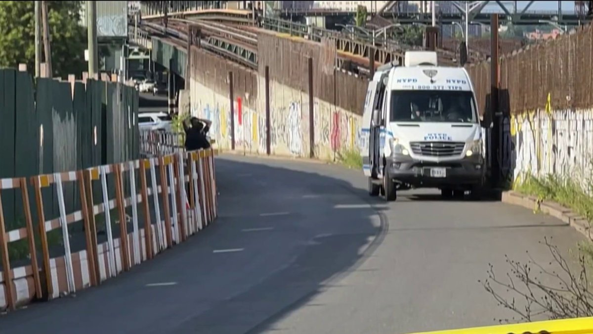 Bronx news: Body found wrapped in garbage bag inside shopping cart in ...