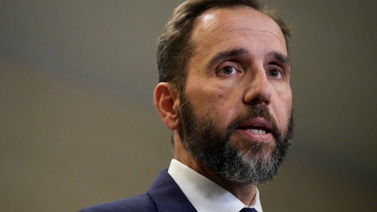 Special counsel asks Supreme Court to rule on whether Trump can be prosecuted – NBC New York