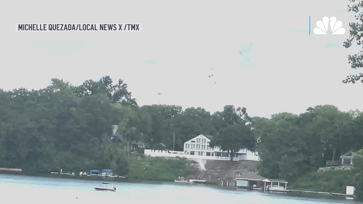 Fighter jet crashes during Thunder Over Michigan Air Show performance ...