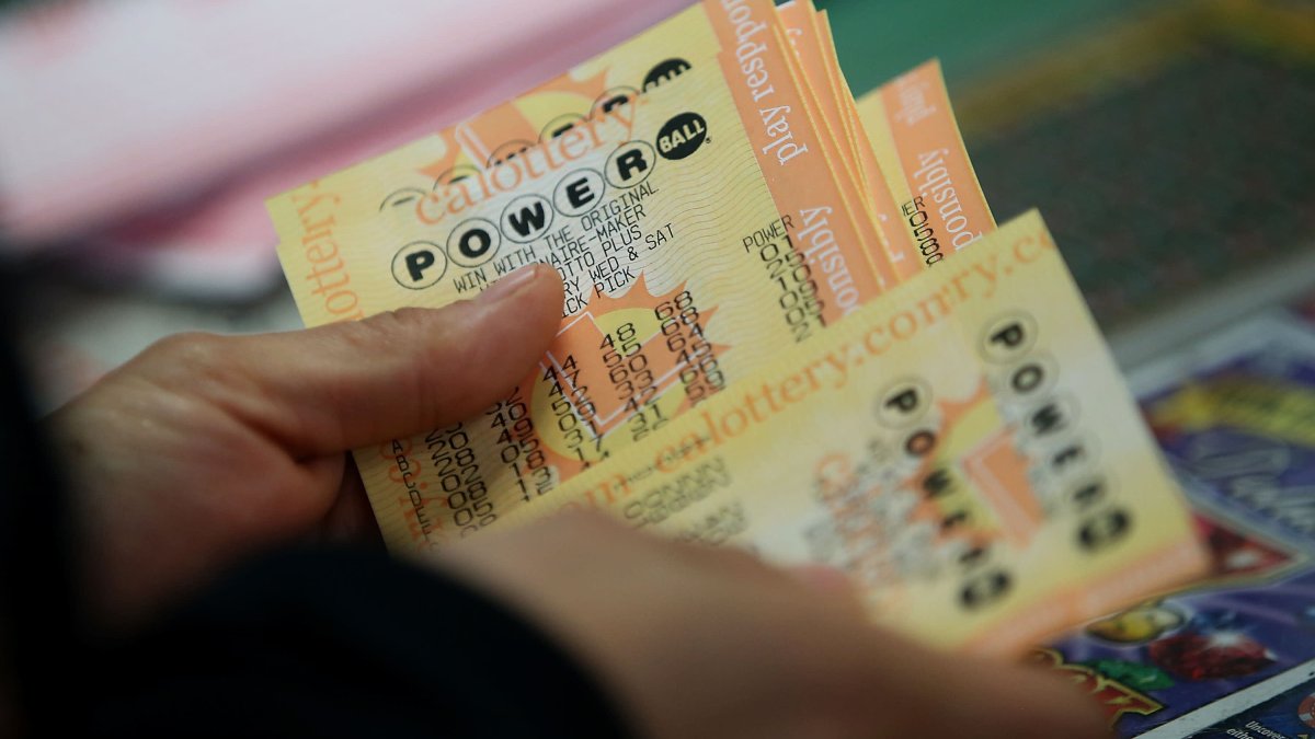 Powerball winning ticket sold in New York City for $1 million – NBC New ...